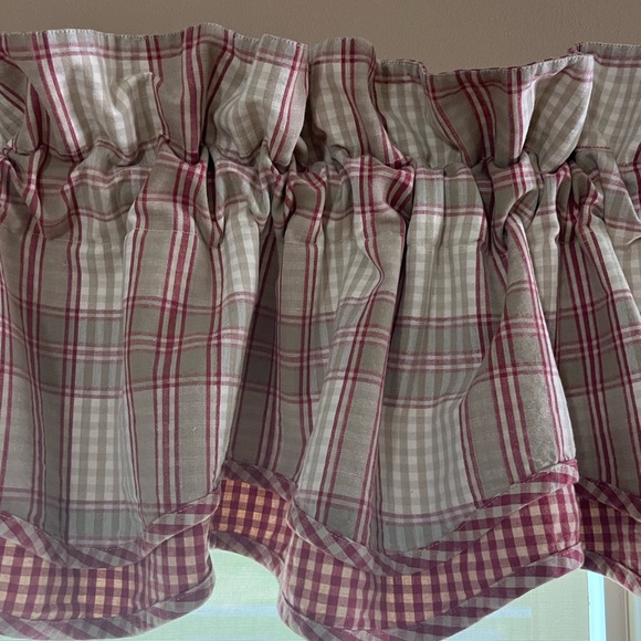 Waverly | Accents | Waverly Plaid And Gingham Valance 7x59 Set Of 2 Red ...